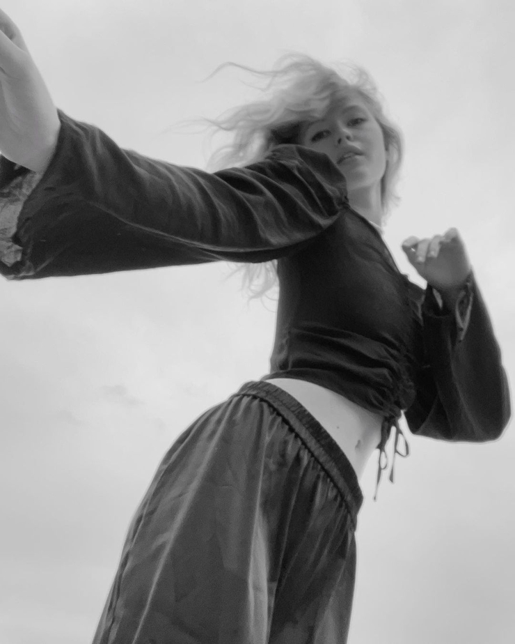 Picture of Luna (model)
