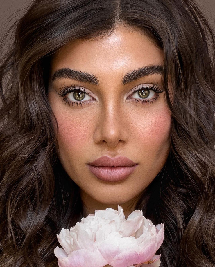 Picture of Seezan (model)