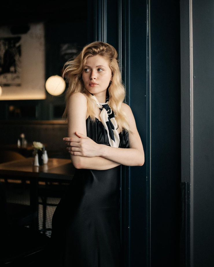 Picture of Luna (model)