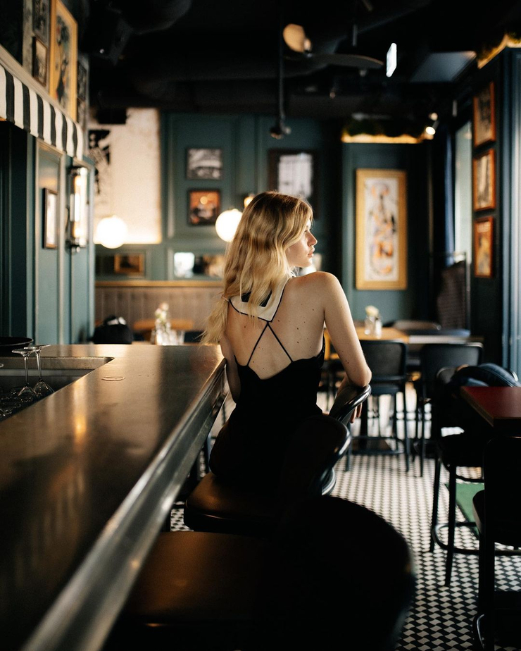 Picture of Luna (model)