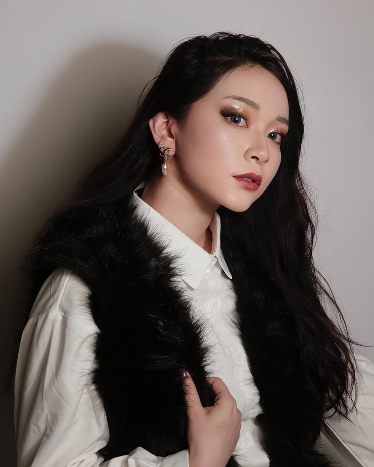 Picture of Lisa Yamada (model)