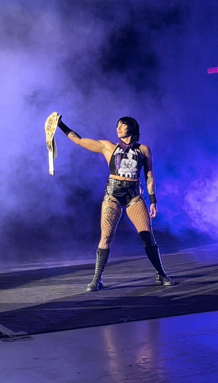 Picture of Demi Bennett