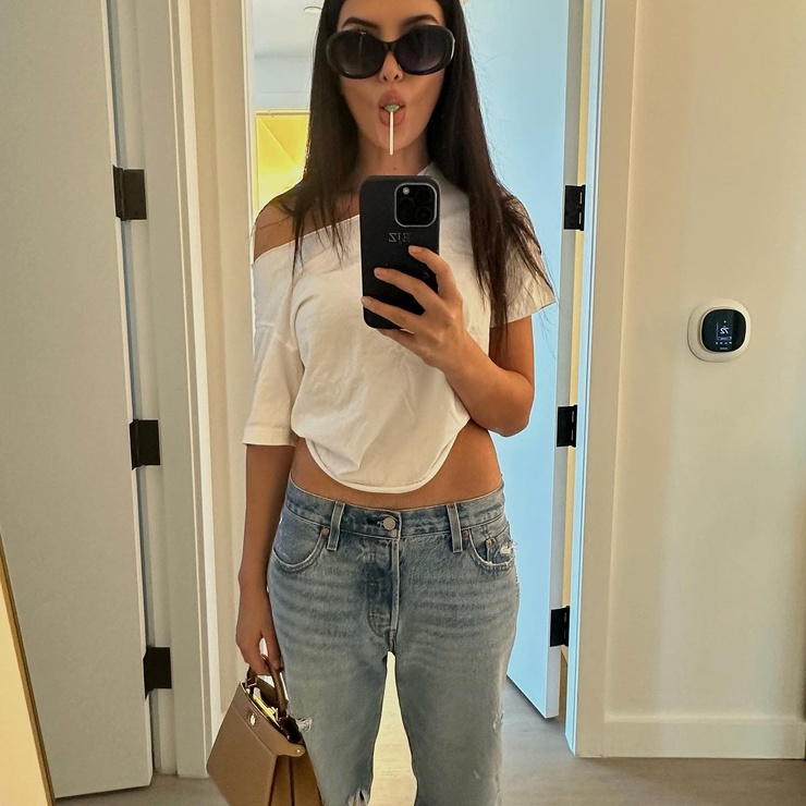 Picture of Ellie Zeiler