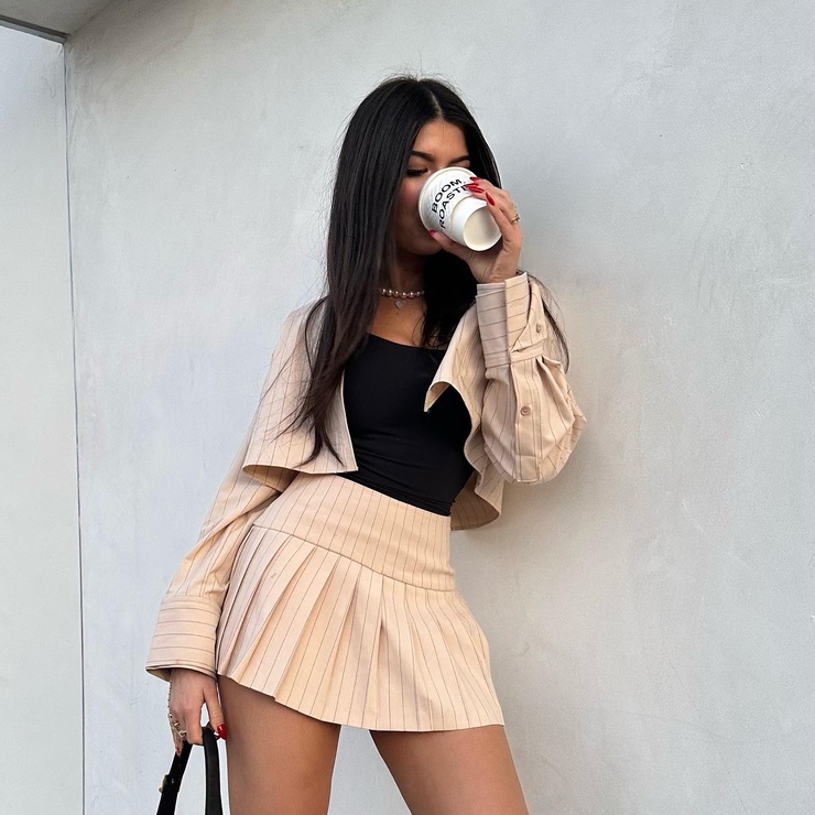 Picture of Ellie Zeiler