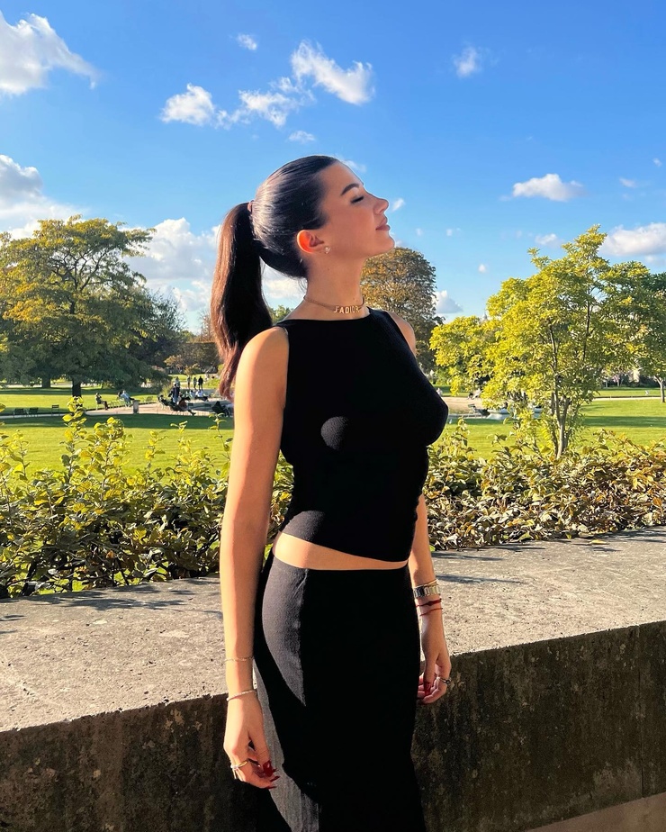 Picture of Ellie Zeiler