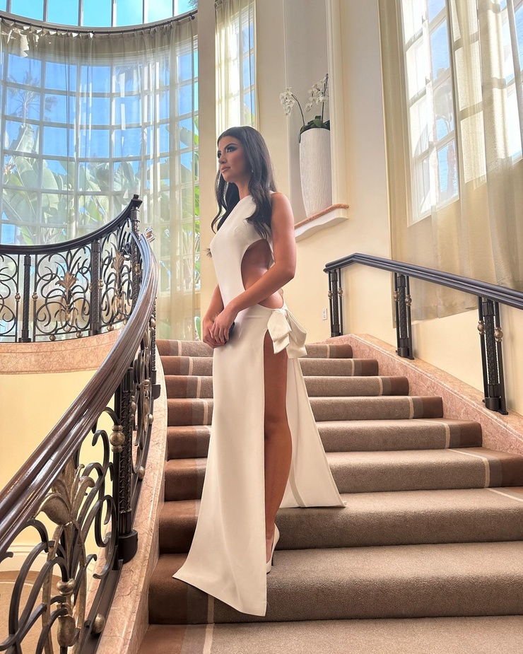 Picture of Ellie Zeiler