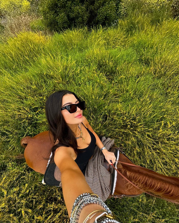 Picture of Ellie Zeiler