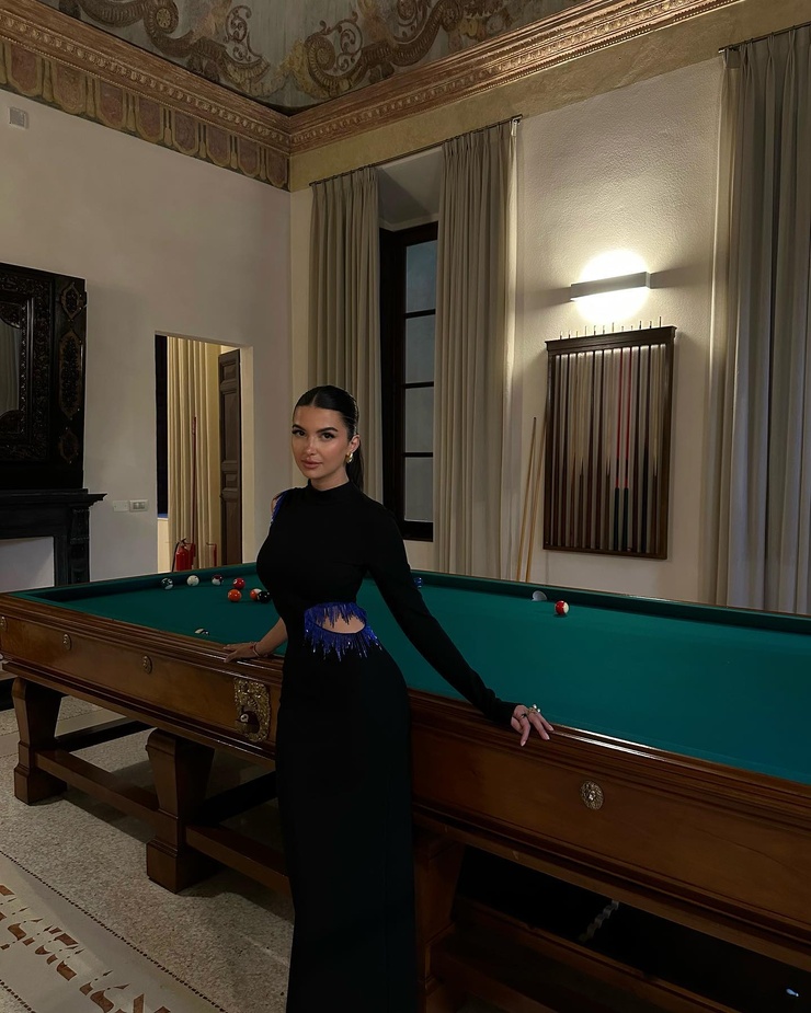 Image of Ellie Zeiler