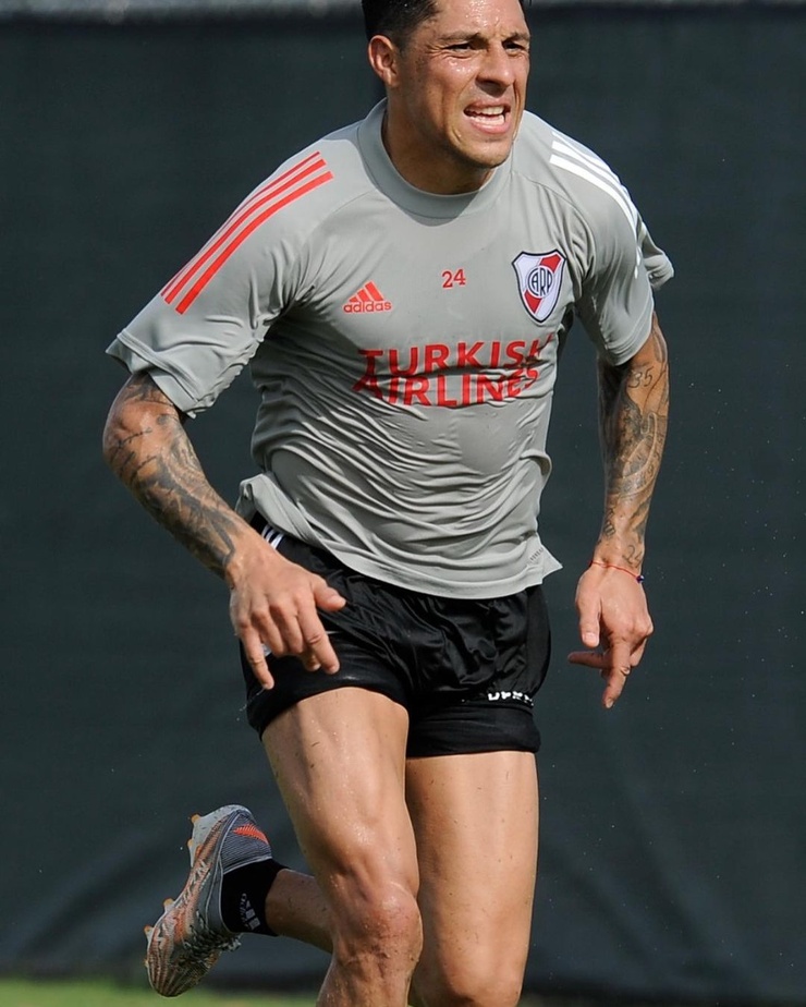 Picture of Enzo Pérez