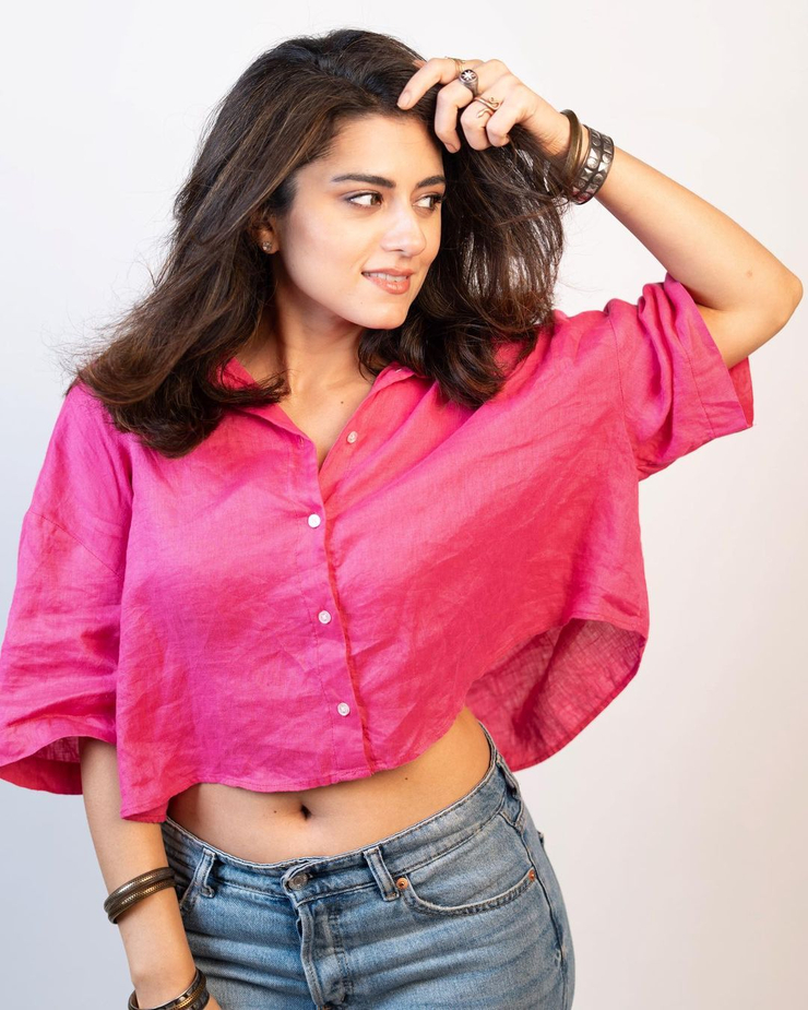 Picture of Riddhi Dogra