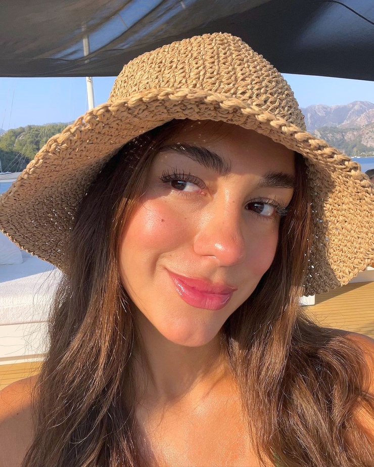Picture of Luana Barron