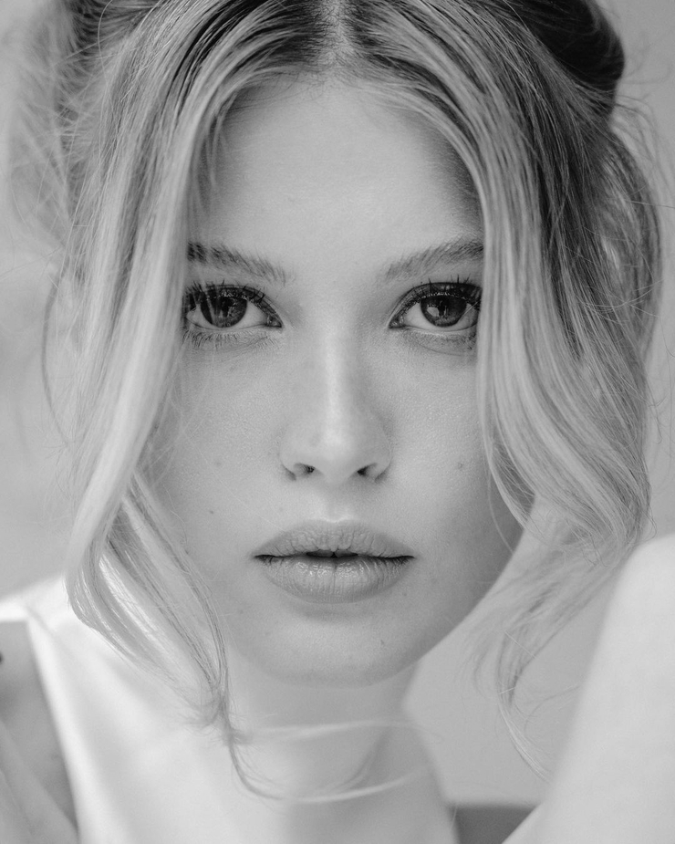 Picture of Luna (model)