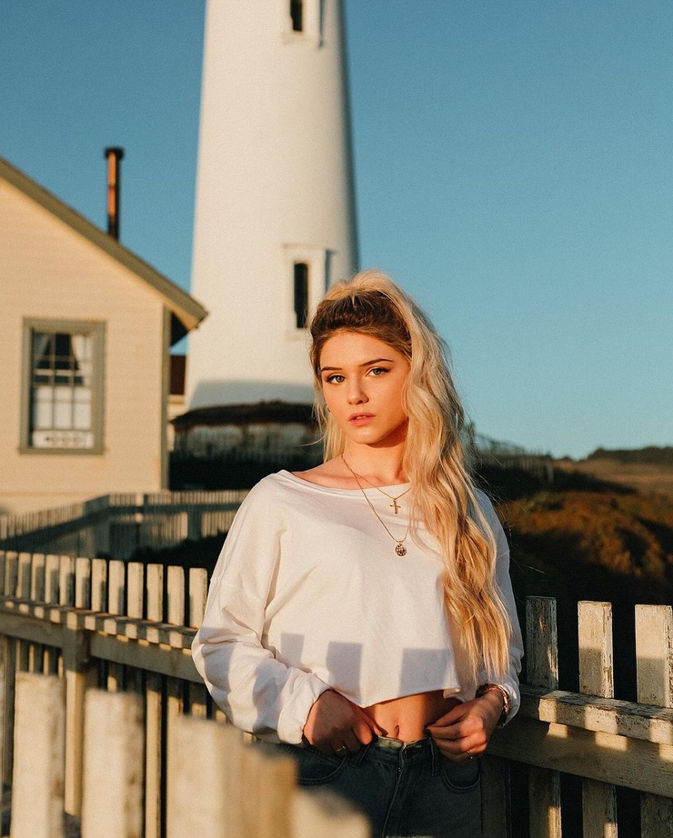 Picture of Victoria Axen