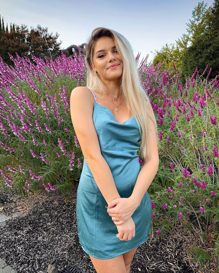 Picture of Victoria Axen