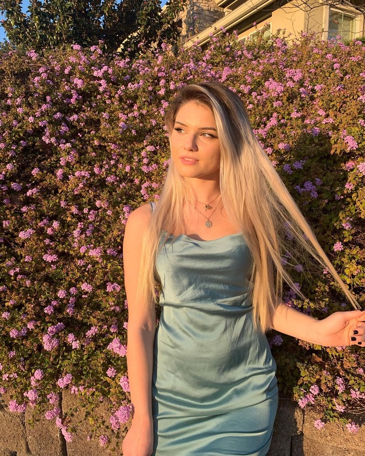 Victoria Axen picture