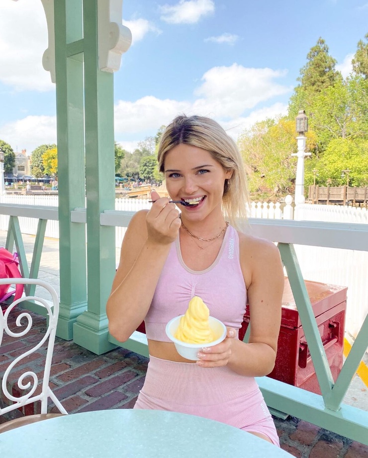 Picture of Victoria Axen