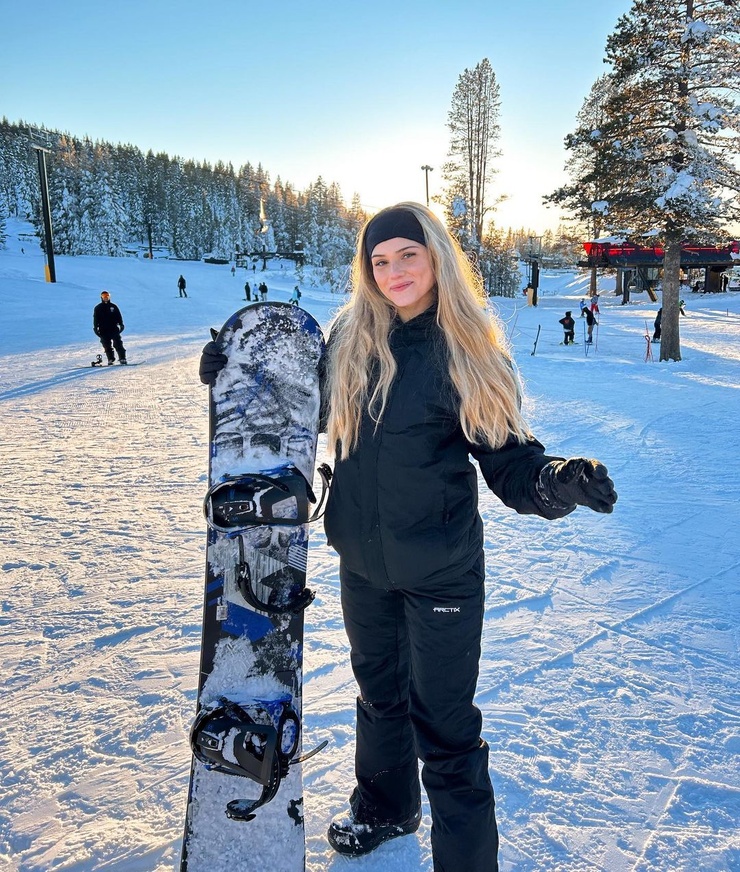 Picture of Victoria Axen