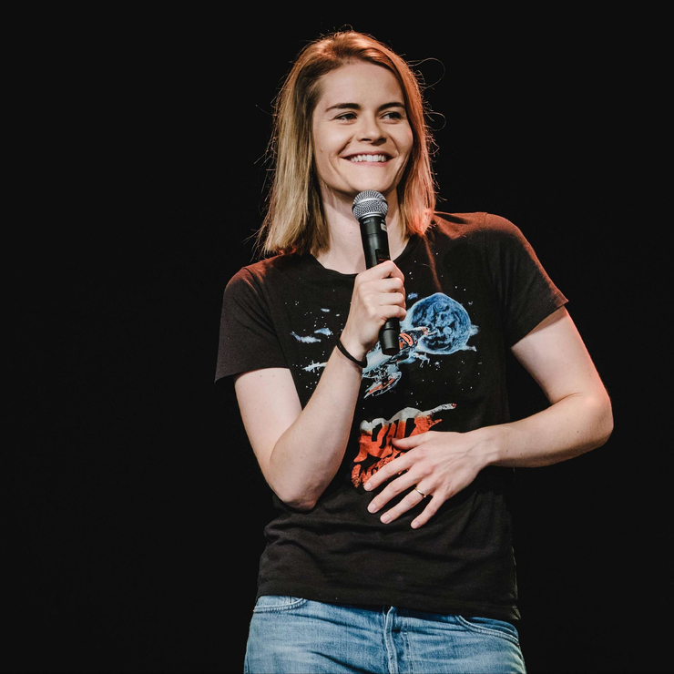 Hazel Brugger picture