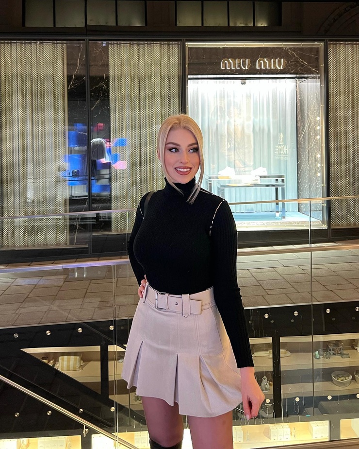 Alexandra Frenkel picture