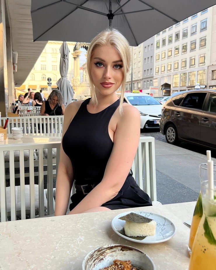 Picture of Alexandra Frenkel