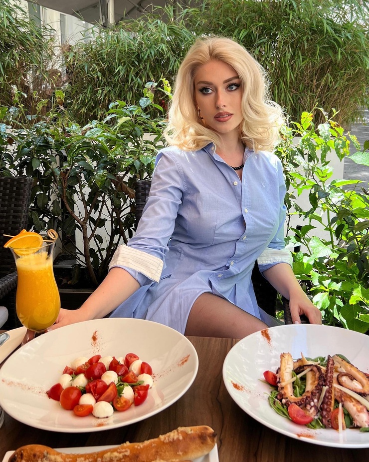 Alexandra Frenkel image