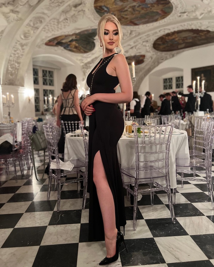 Picture of Alexandra Frenkel