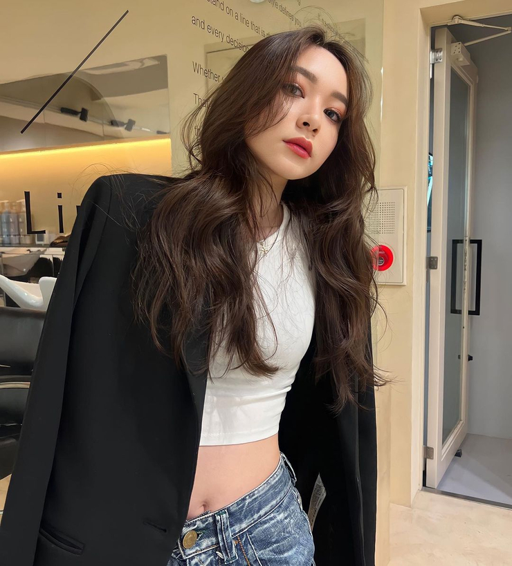 Picture of Lisa Yamada (model)