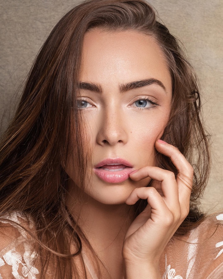 Caitlin Christine picture