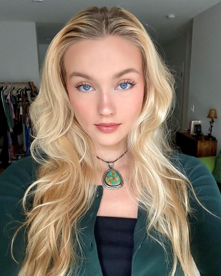 Image of Chloe Rose Robertson