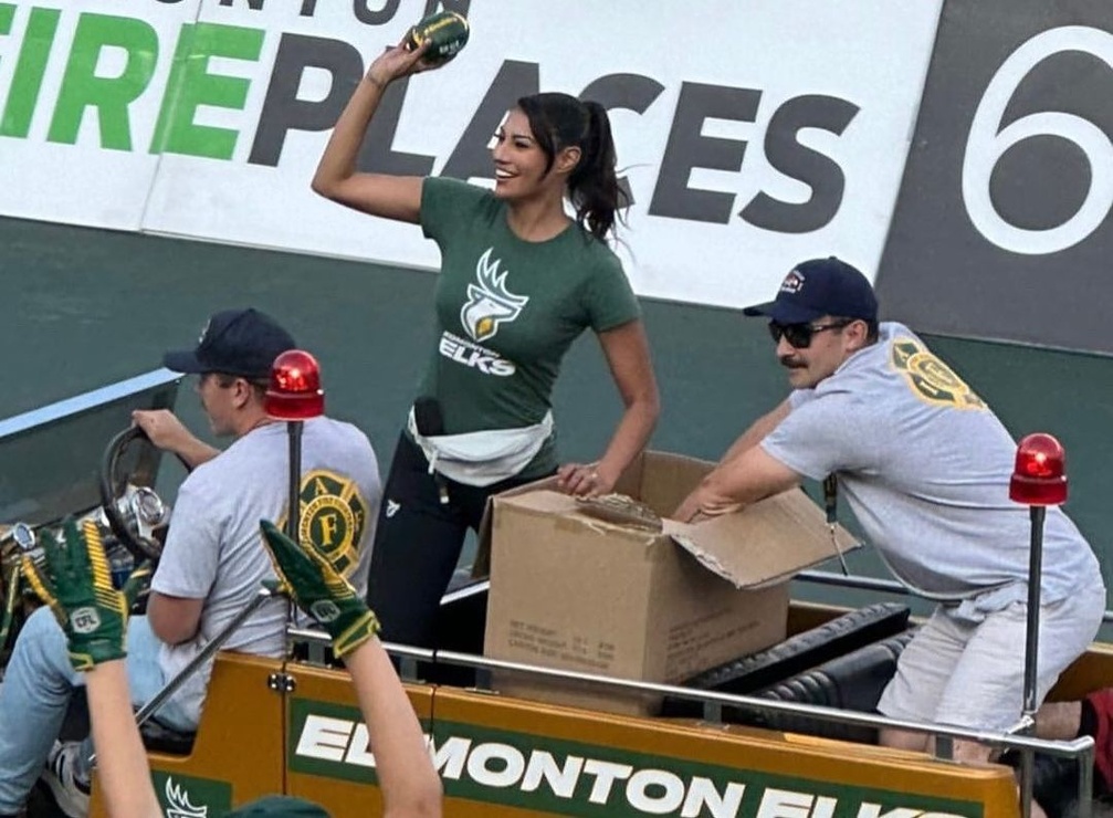 Ashley Callingbull picture