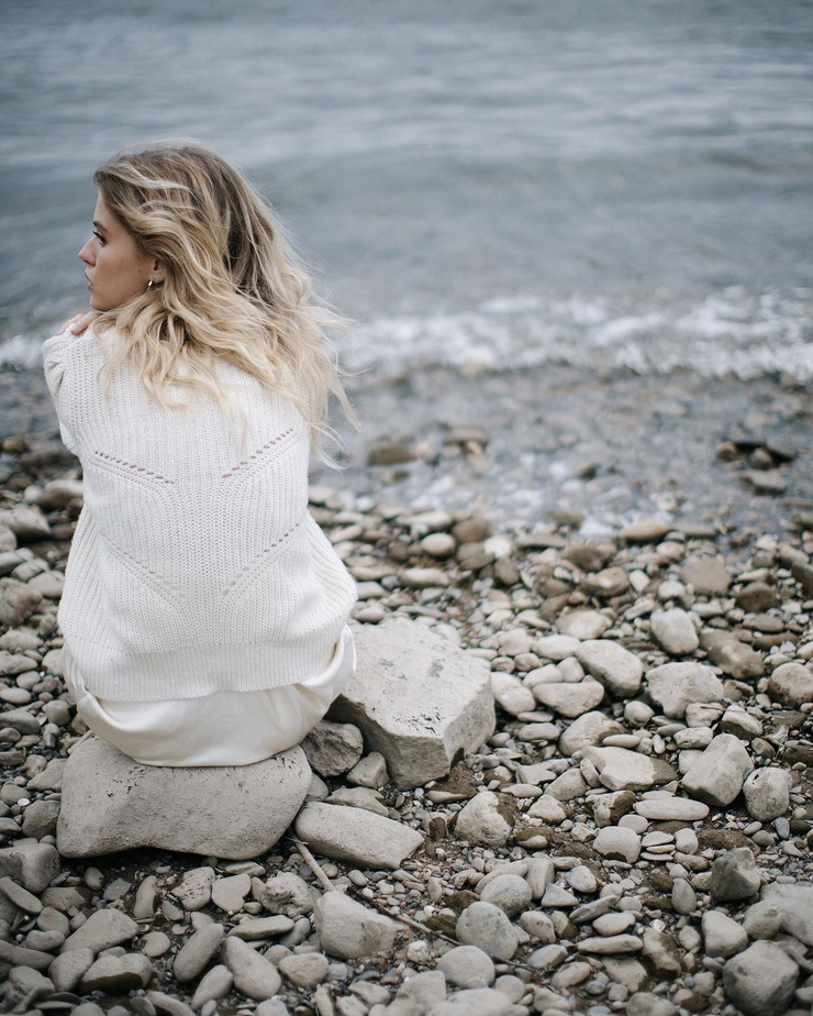 Picture of Luna (model)