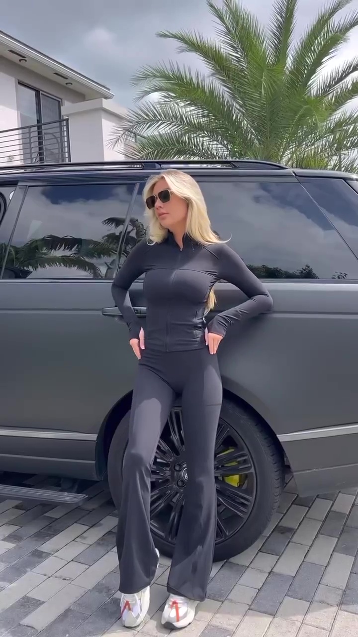 Picture of Alexa Collins