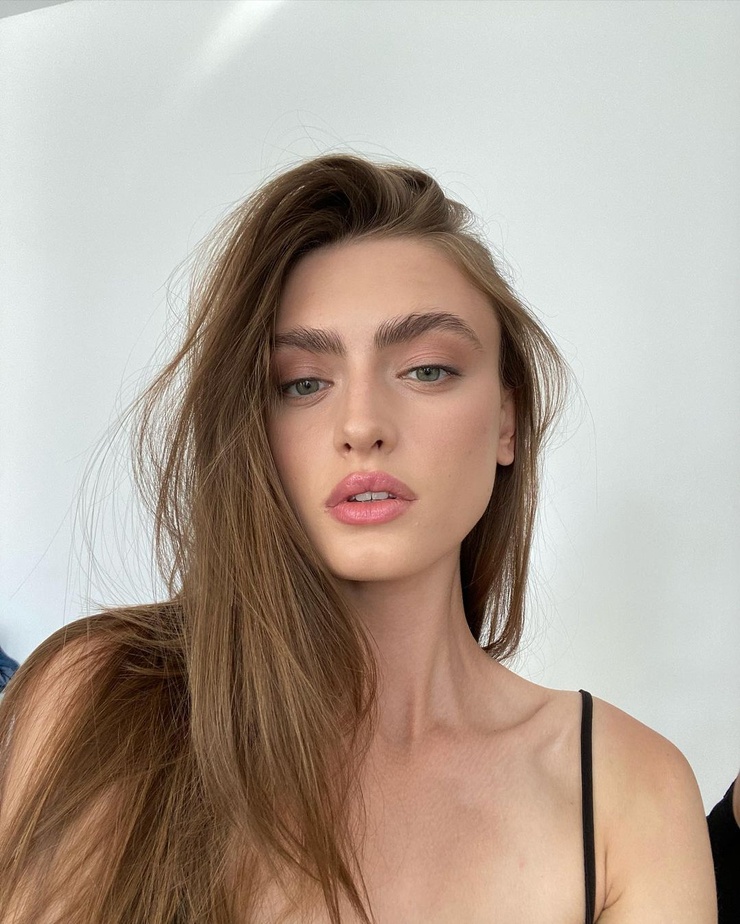 Eva Of model image