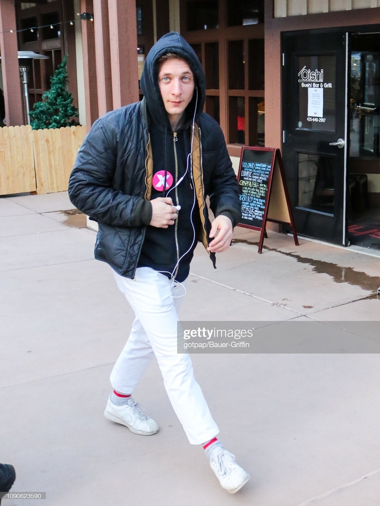 Picture of Jeremy Allen White