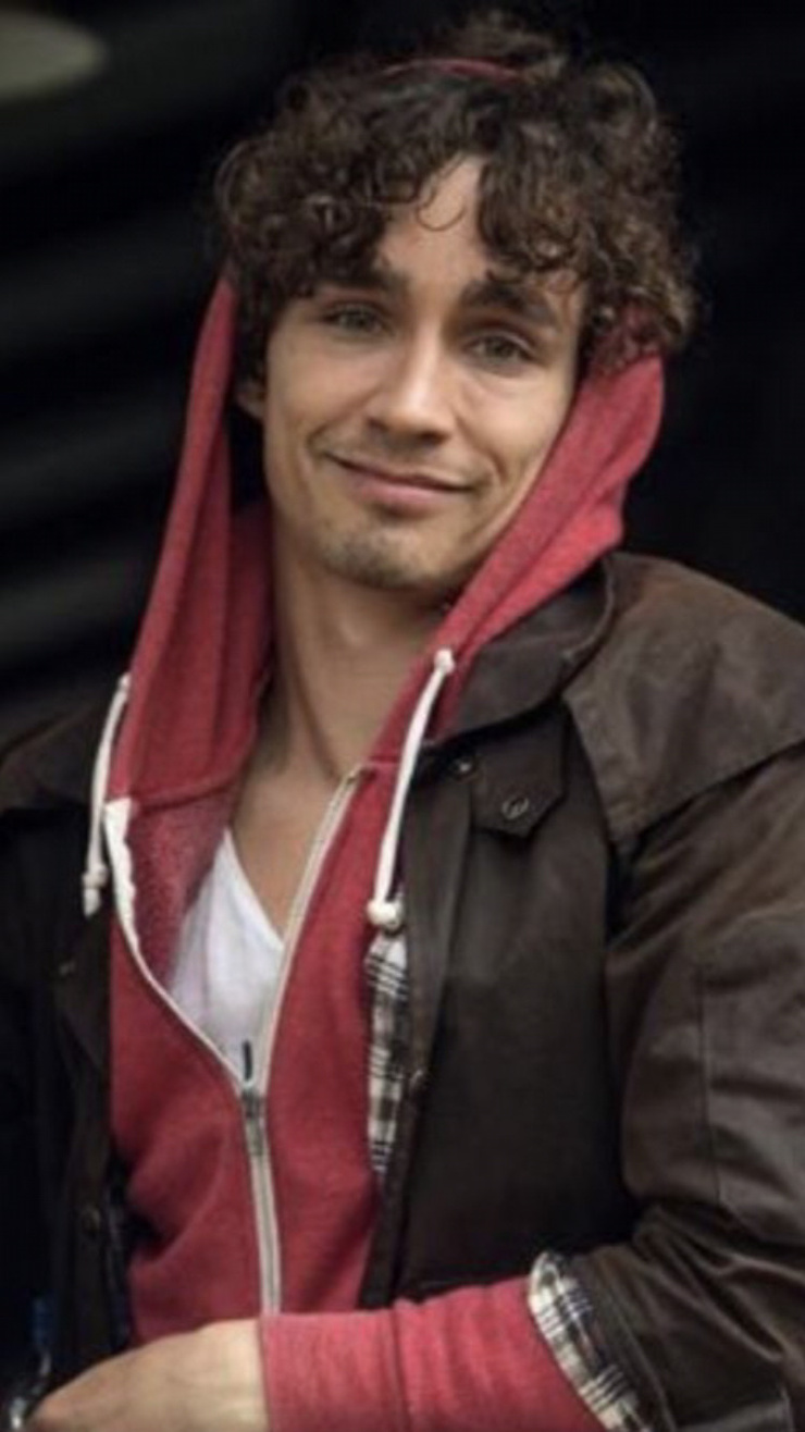 Picture of Robert Sheehan