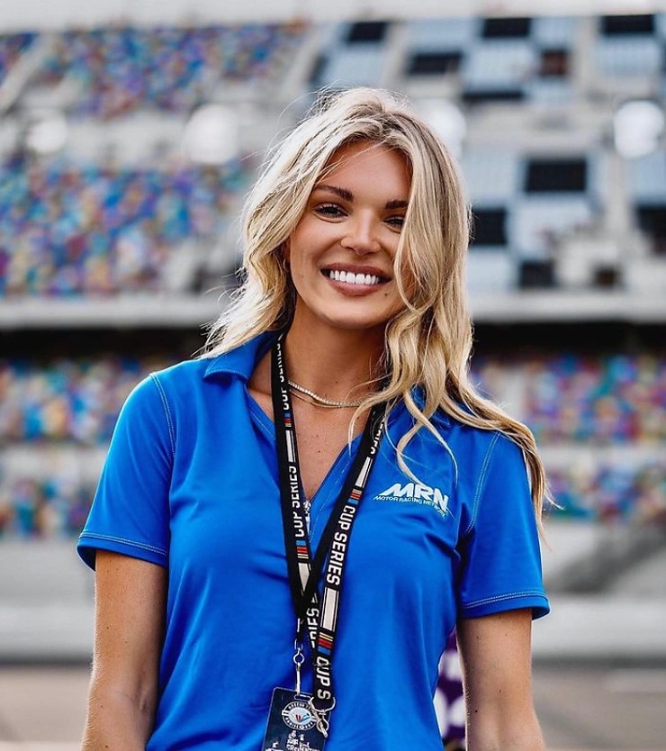 Image of Alexandra Weaver (Periodismo)