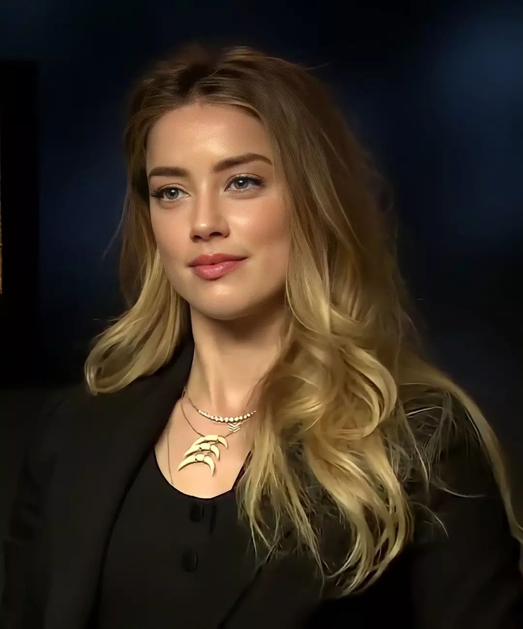 Amber Heard image
