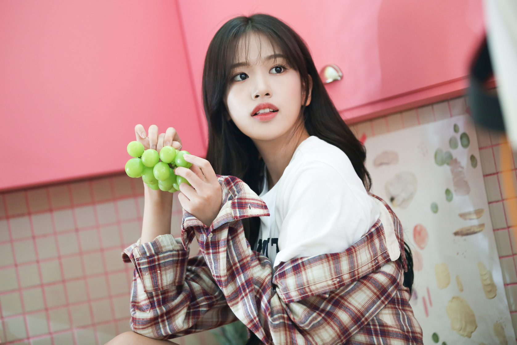 Picture of Ahn Yujin