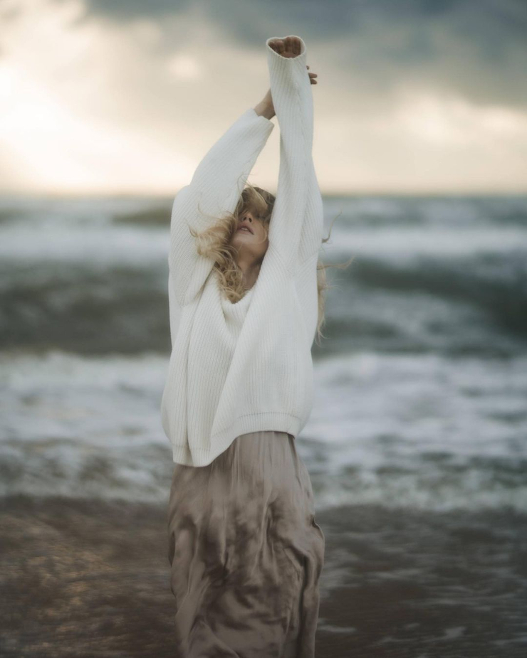 Picture of Luna (model)