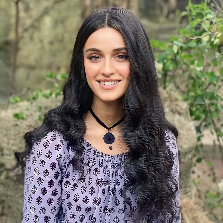 Picture of Anya Chalotra