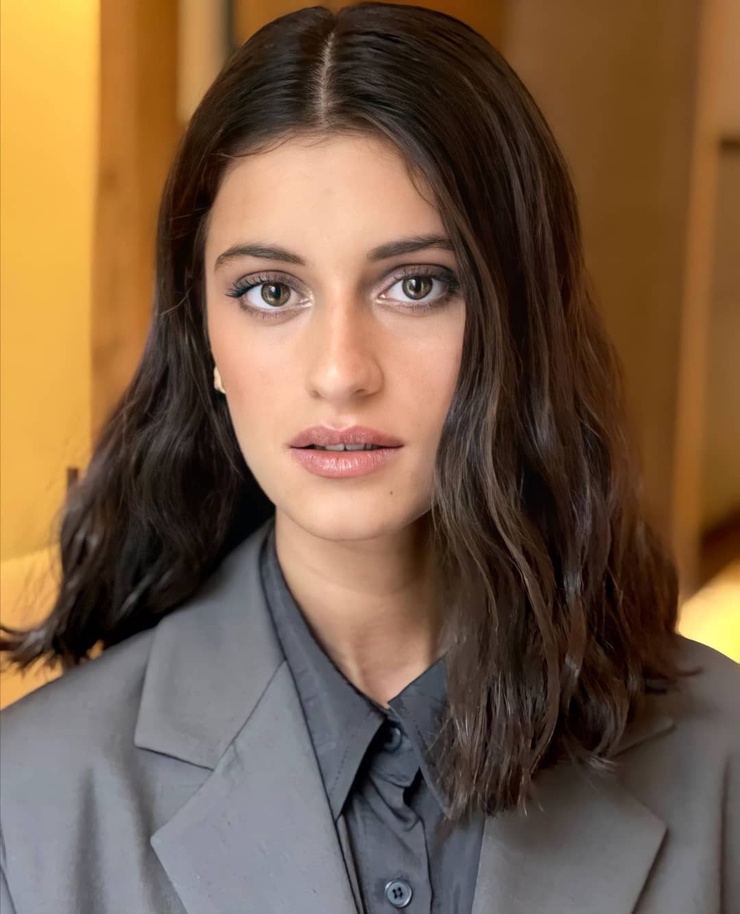 Picture of Anya Chalotra