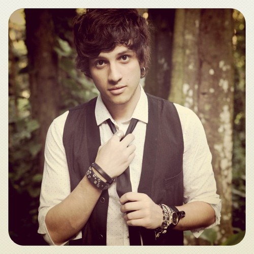 Chay Suede picture