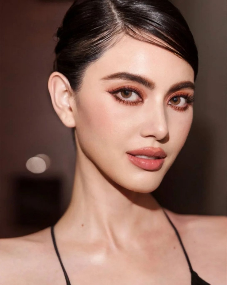 Picture of Davika Hoorne