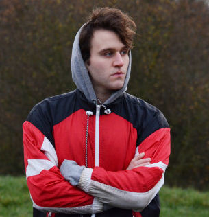 Picture of Harry Melling