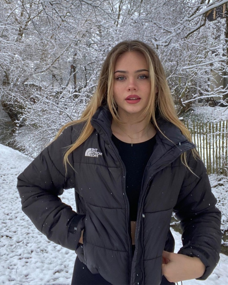 Picture of Sara Crumbleleg