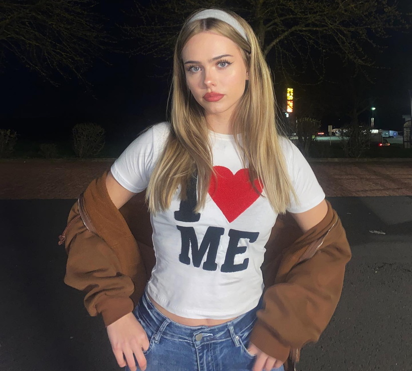 Sara Crumbleleg image