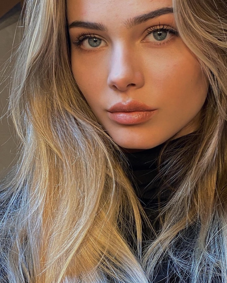 Image of Sara Crumbleleg