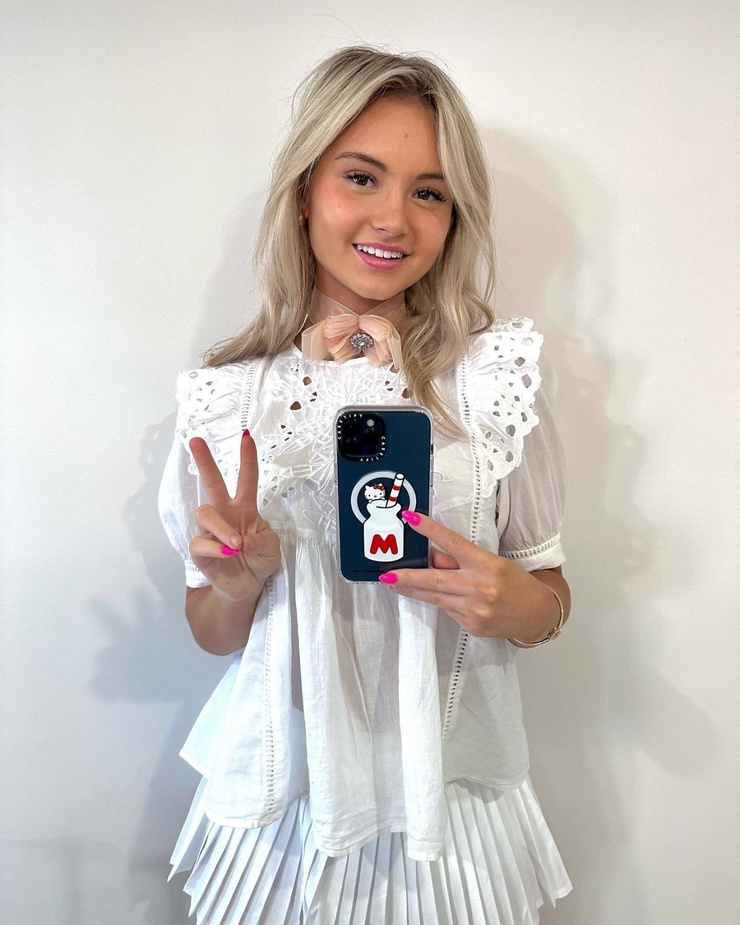 Image of Chelsea Mayer