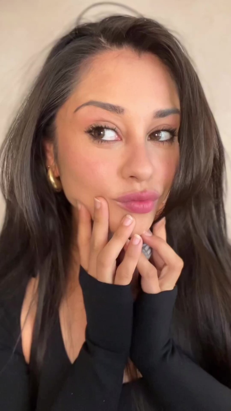 Picture of Yvette Monreal