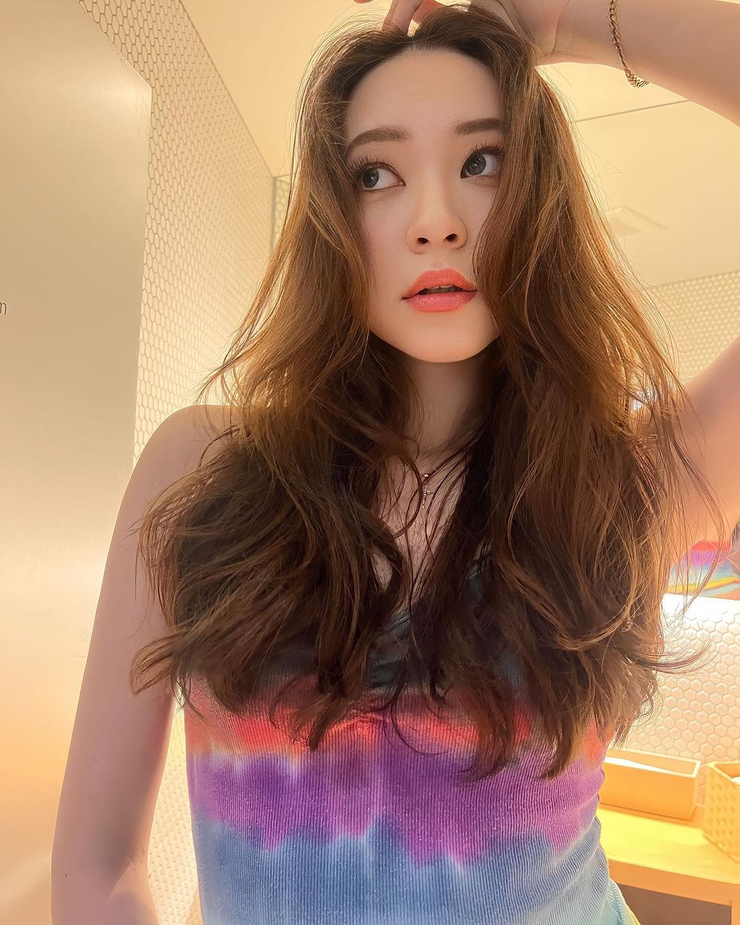 Picture of Lisa Yamada (model)